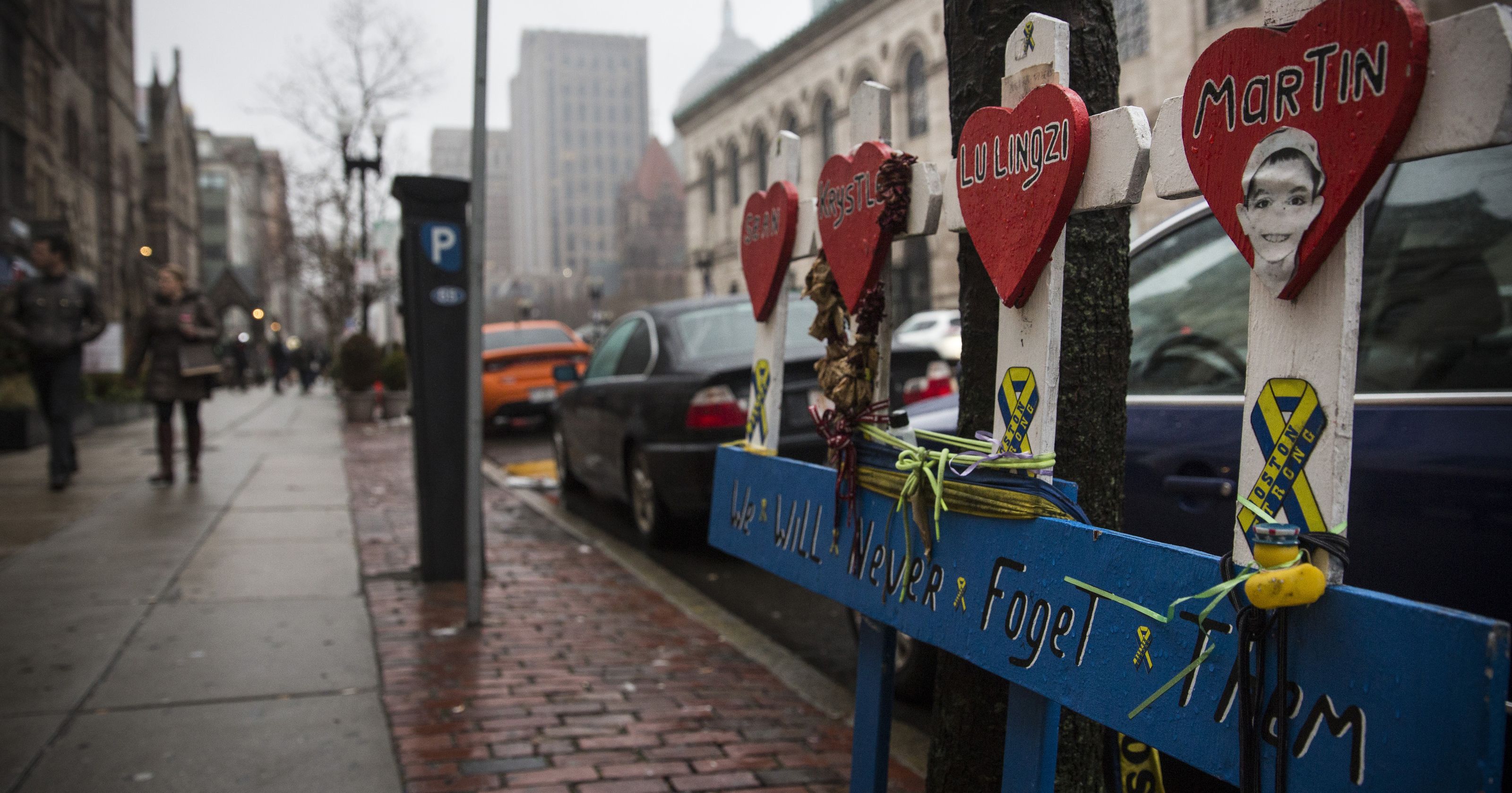 Boston bombing Report: Officers lacked weapon discipline ...