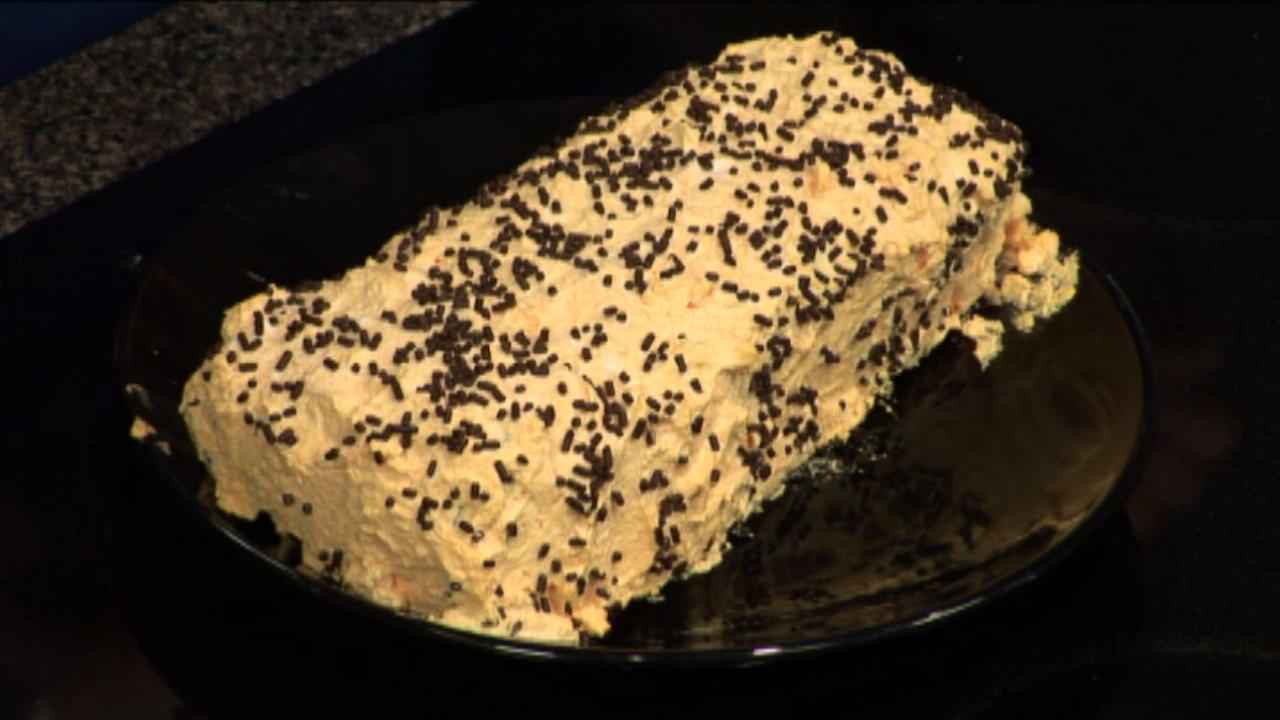 Tiger Paw Wafer Cake - Jessica Gagne and her Mom | newscentermaine.com